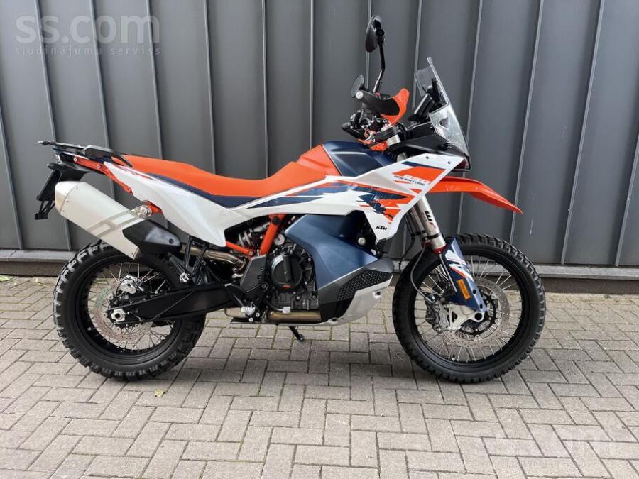 KTM Adventure 2025 Rīga, ar dzinēja tilpumu 0.90 L un nobraukumu 0 tūkst. km par 12500 €, foto 1 vietnē AUTOMOTO.COM.LV