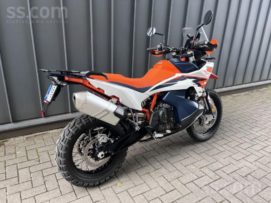 KTM Adventure 2025 Rīga, ar dzinēja tilpumu 0.90 L un nobraukumu 0 tūkst. km par 12500 €, foto 4 vietnē AUTOMOTO.COM.LV