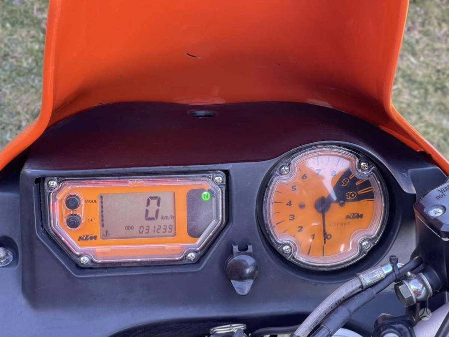 Oranžs KTM Adventure 2004 Viļņa, ar dzinēja tilpumu 0.64 L un nobraukumu 31 tūkst. km par 3800 €, foto 9 vietnē AUTOMOTO.COM.LV