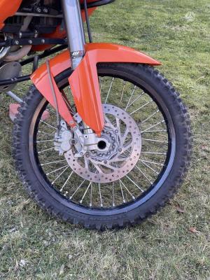 Oranžs KTM Adventure 2004 Viļņa, ar dzinēja tilpumu 0.64 L un nobraukumu 31 tūkst. km par 3800 €, foto 13 vietnē AUTOMOTO.COM.LV