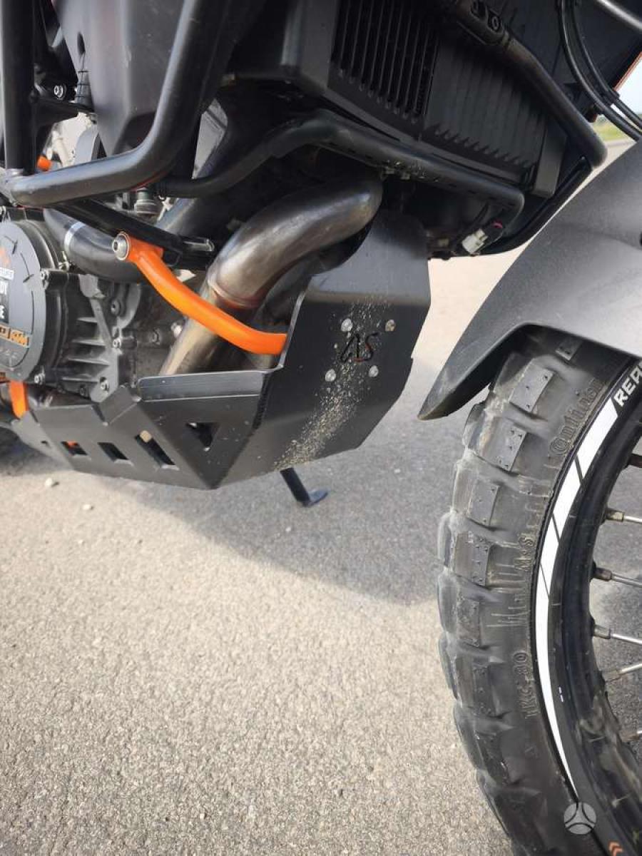 Oranžs KTM Adventure 2015 Marijampole, ar dzinēja tilpumu 1.05 L un nobraukumu 83 tūkst. km par 6000 €, foto 10 vietnē AUTOMOTO.COM.LV