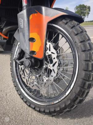 Oranžs KTM Adventure 2015 Marijampole, ar dzinēja tilpumu 1.05 L un nobraukumu 83 tūkst. km par 6000 €, foto 15 vietnē AUTOMOTO.COM.LV