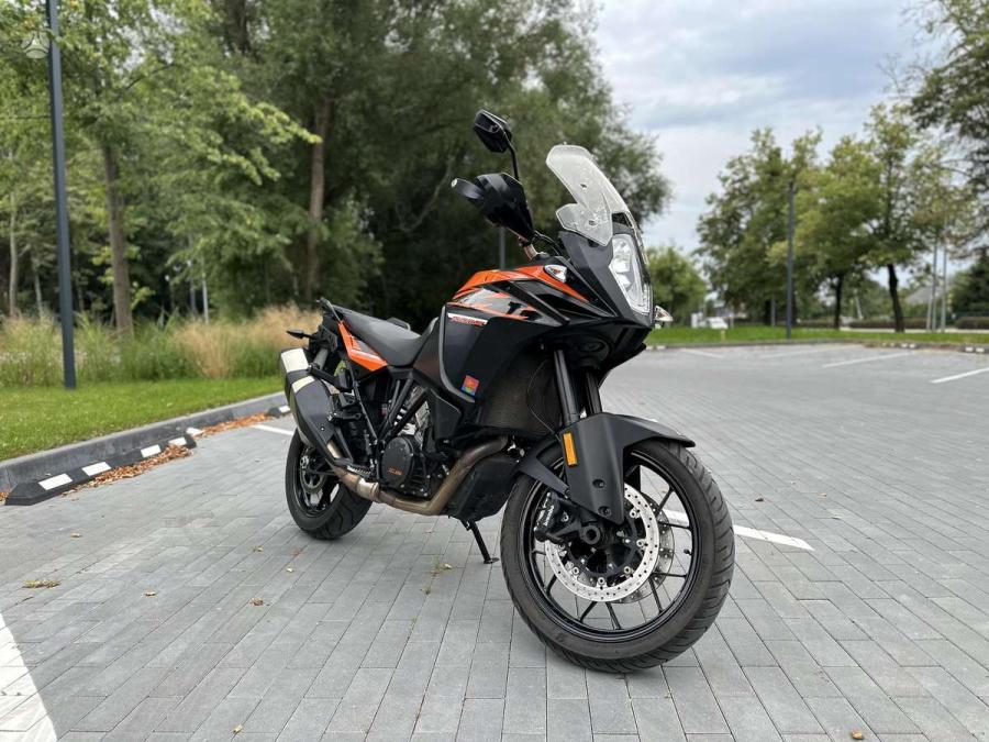 Orange KTM Adventure 2018 in Kaunas, with an engine capacity of 1.09 L and mileage of 33 thousand km for 5990 €, photo 1 on AUTOMOTO.COM.LV