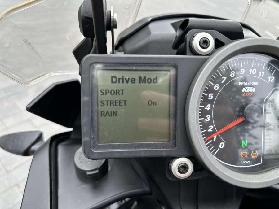 Orange KTM Adventure 2018 in Kaunas, with an engine capacity of 1.09 L and mileage of 33 thousand km for 5990 €, photo 13 on AUTOMOTO.COM.LV