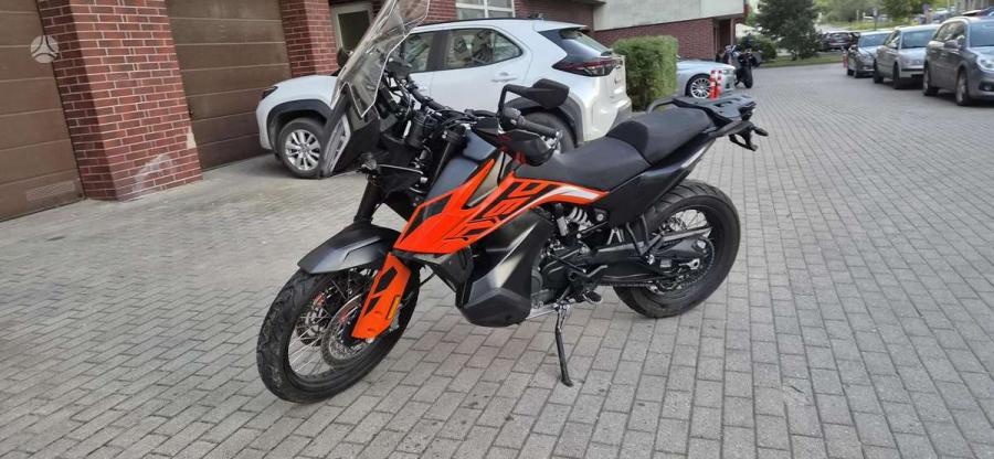 Orange KTM Adventure 2020 in Vilnius, with an engine capacity of 0.80 L and mileage of 31 thousand km for 4700 €, photo 6 on AUTOMOTO.COM.LV