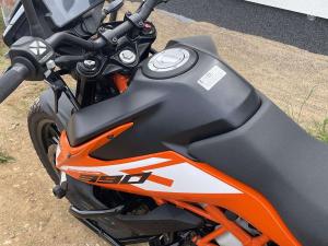 Oranžs KTM Adventure 2024 Viļņa, ar dzinēja tilpumu 0.39 L un nobraukumu 9 tūkst. km par 4150 €, foto 15 vietnē AUTOMOTO.COM.LV