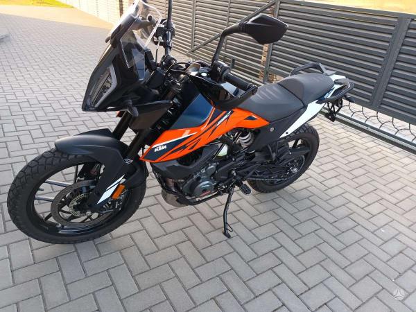 Orange KTM Adventure 2024 in Taurage, with an engine capacity of 0.39 L and mileage of 5 thousand km for 4550 €, photo 2 on AUTOMOTO.COM.LV