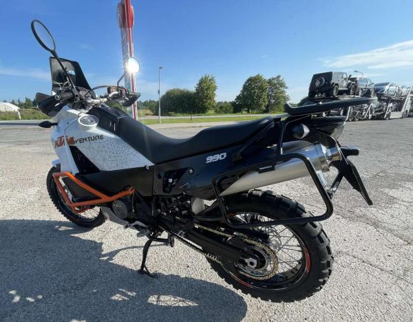 White KTM Adventure 2010 in Liepaja, with an engine capacity of 0.99 L and mileage of 72 thousand km for 6500 €, photo 5 on AUTOMOTO.COM.LV