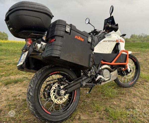 White KTM Adventure 2010 in Liepaja, with an engine capacity of 0.99 L and mileage of 72 thousand km for 6500 €, photo 9 on AUTOMOTO.COM.LV