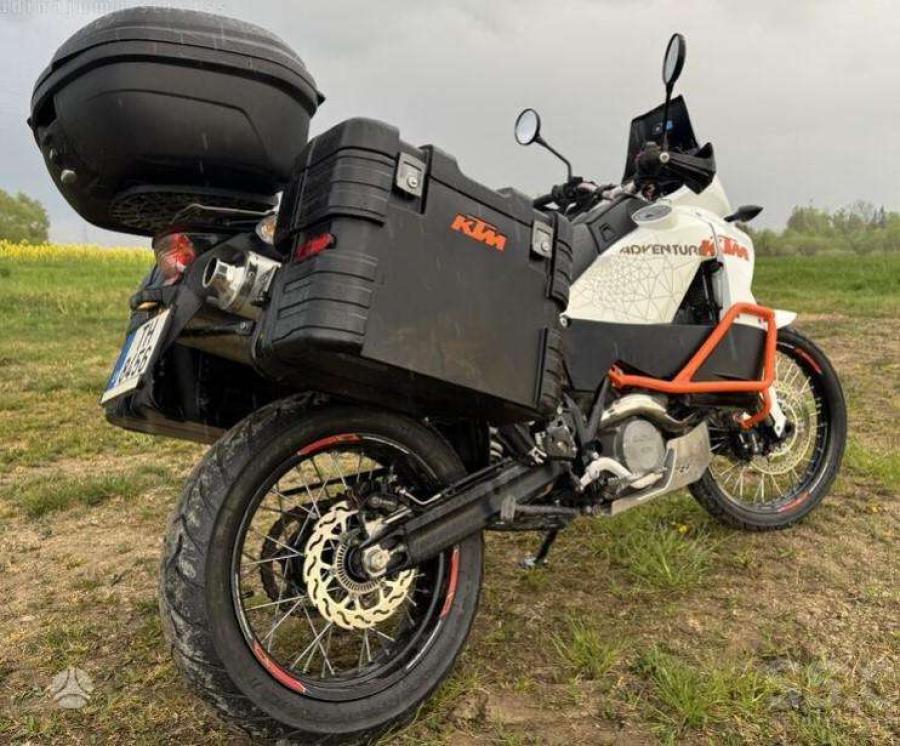 White KTM Adventure 2010 in Liepaja, with an engine capacity of 0.99 L and mileage of 72 thousand km for 6500 €, photo 9 on AUTOMOTO.COM.LV