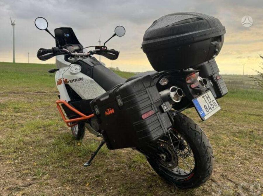 White KTM Adventure 2010 in Liepaja, with an engine capacity of 0.99 L and mileage of 72 thousand km for 6500 €, photo 11 on AUTOMOTO.COM.LV