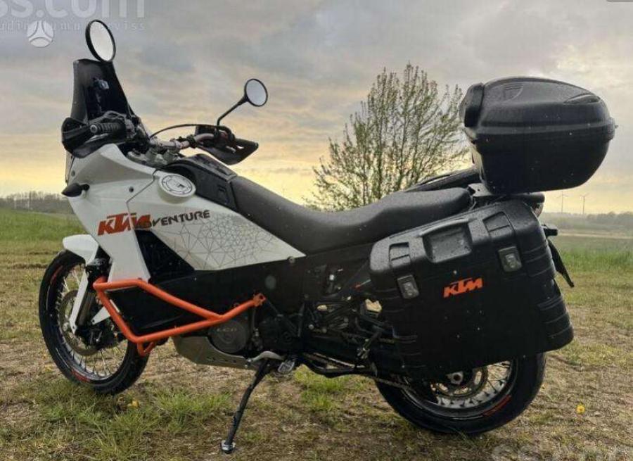 White KTM Adventure 2010 in Liepaja, with an engine capacity of 0.99 L and mileage of 72 thousand km for 6500 €, photo 12 on AUTOMOTO.COM.LV
