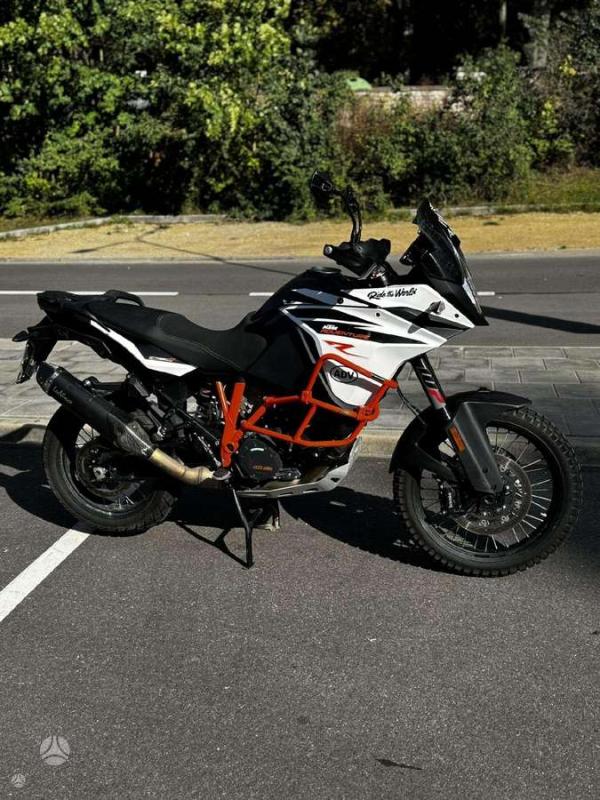 White KTM Adventure 2017 in Vilnius, with an engine capacity of 1.09 L and mileage of 52 thousand km for 8500 €, photo 5 on AUTOMOTO.COM.LV