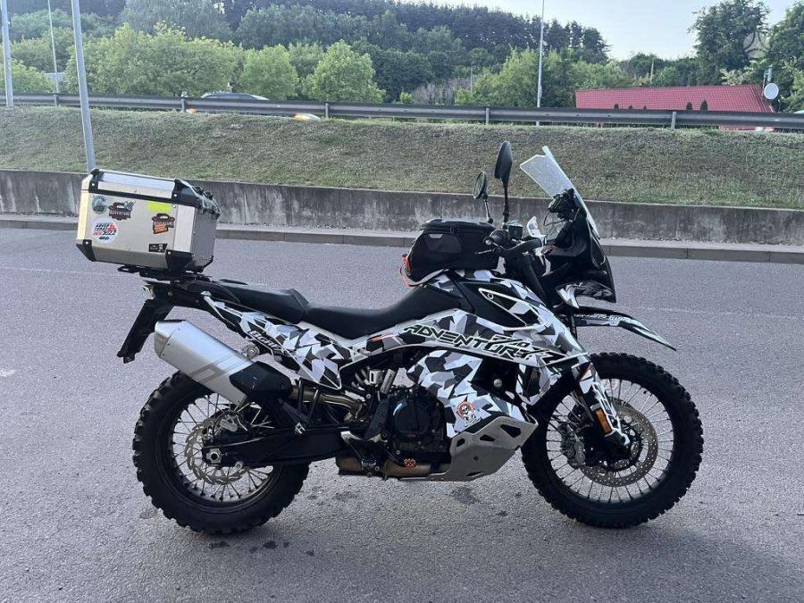 Balts KTM Adventure 2020 Viļņa, ar dzinēja tilpumu 0.79 L un nobraukumu 38 tūkst. km par 6000 €, foto 1 vietnē AUTOMOTO.COM.LV