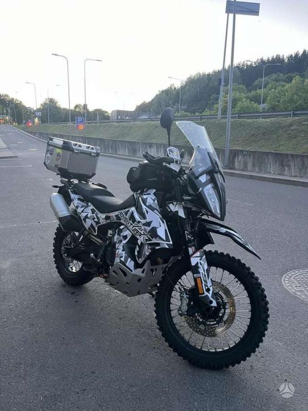 Balts KTM Adventure 2020 Viļņa, ar dzinēja tilpumu 0.79 L un nobraukumu 38 tūkst. km par 6000 €, foto 2 vietnē AUTOMOTO.COM.LV