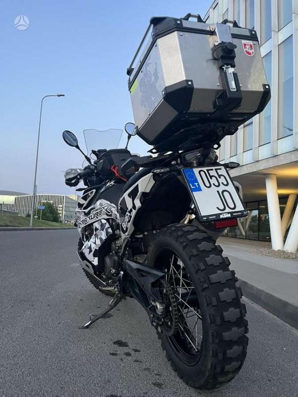 Balts KTM Adventure 2020 Viļņa, ar dzinēja tilpumu 0.79 L un nobraukumu 38 tūkst. km par 6000 €, foto 4 vietnē AUTOMOTO.COM.LV