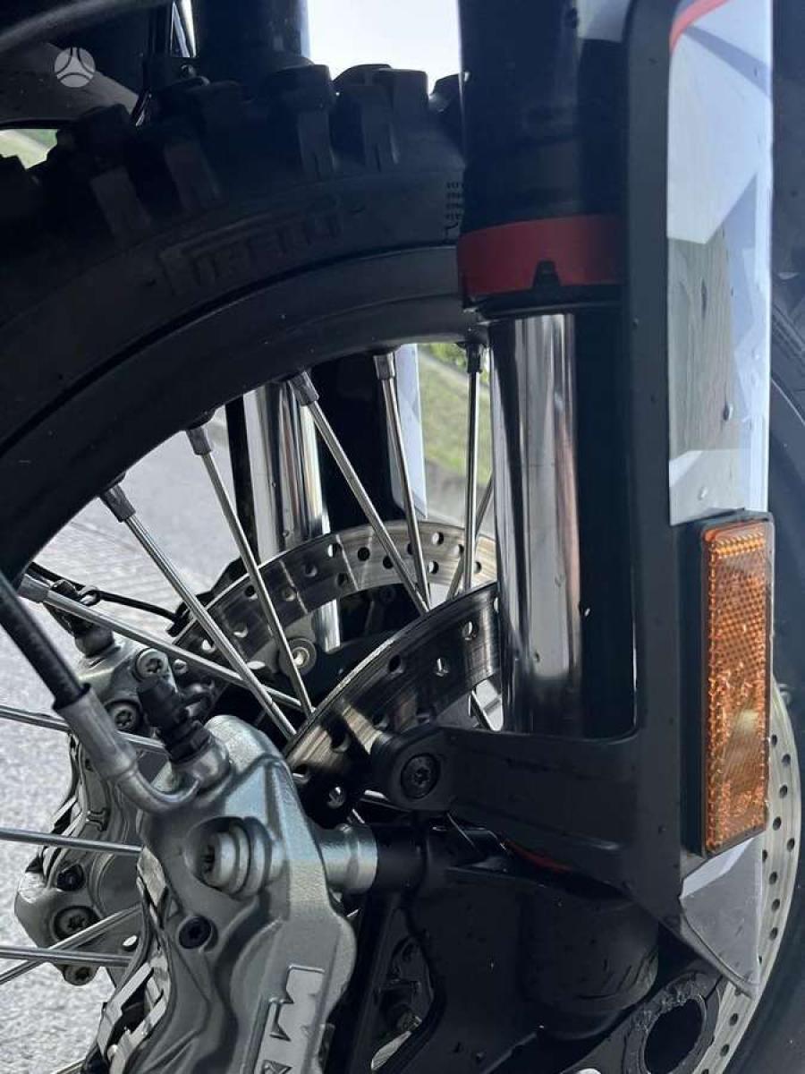 Balts KTM Adventure 2020 Viļņa, ar dzinēja tilpumu 0.79 L un nobraukumu 38 tūkst. km par 6000 €, foto 8 vietnē AUTOMOTO.COM.LV