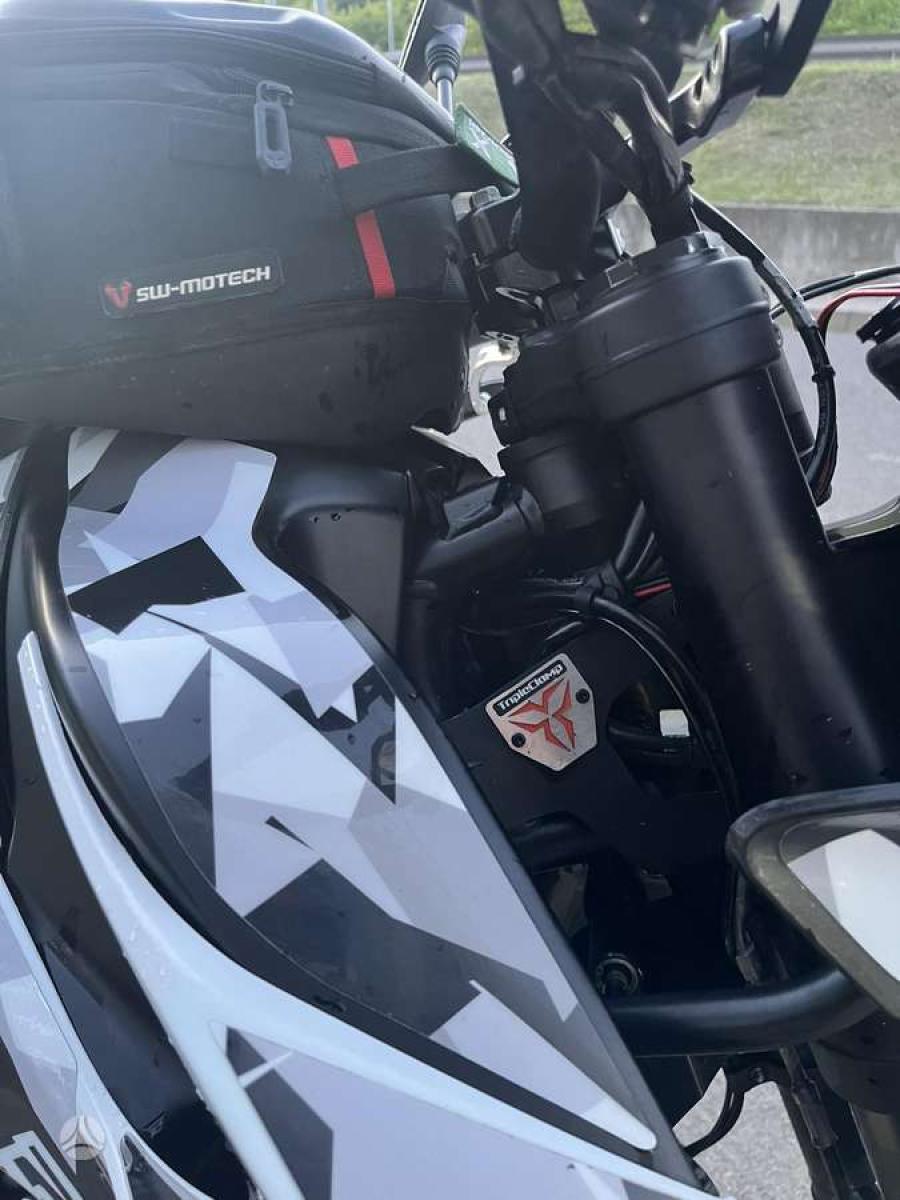 Balts KTM Adventure 2020 Viļņa, ar dzinēja tilpumu 0.79 L un nobraukumu 38 tūkst. km par 6000 €, foto 13 vietnē AUTOMOTO.COM.LV