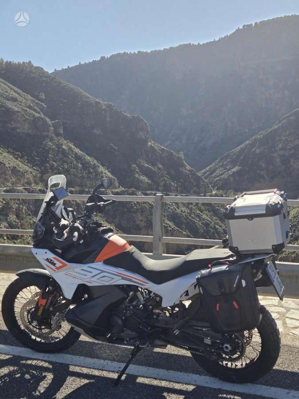 White KTM Adventure 2023 in Vilnius, with an engine capacity of 0.80 L and mileage of 11 thousand km for 7700 €, photo 1 on AUTOMOTO.COM.LV
