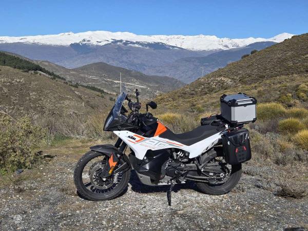 White KTM Adventure 2023 in Vilnius, with an engine capacity of 0.80 L and mileage of 11 thousand km for 7700 €, photo 2 on AUTOMOTO.COM.LV