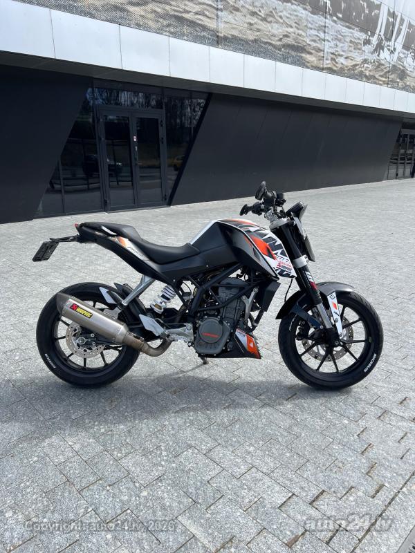 Black KTM Duke 125 2013 in Tallinn, with an engine capacity of 0.13 L and mileage of 39 thousand km for 1750 €, photo 2 on AUTOMOTO.COM.LV