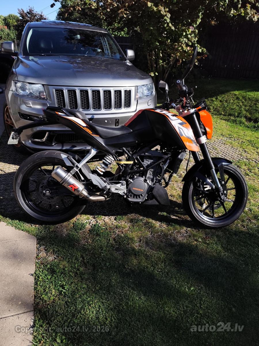 Black KTM Duke 125 2013 in Tallinn, with an engine capacity of 0.13 L and mileage of 36 thousand km for 1700 €, photo 1 on AUTOMOTO.COM.LV