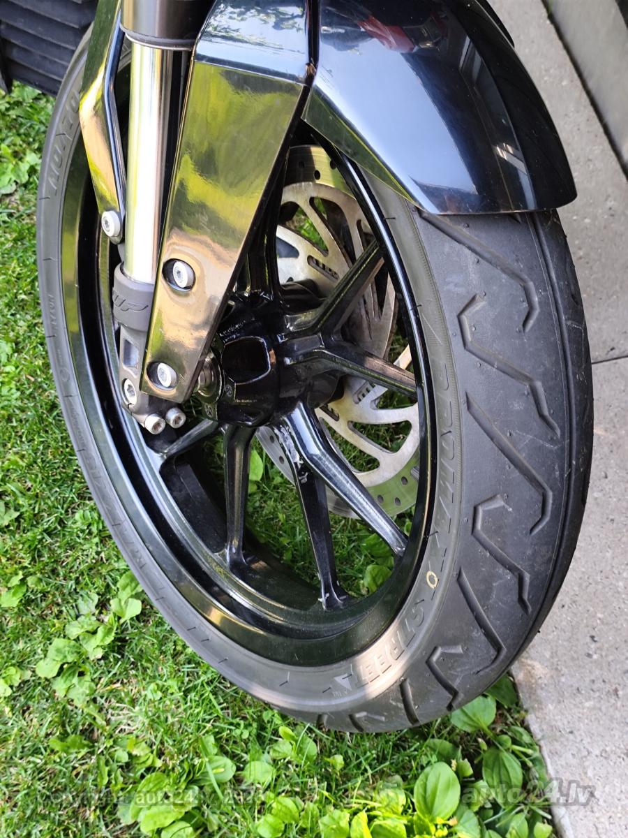 Black KTM Duke 125 2013 in Tallinn, with an engine capacity of 0.13 L and mileage of 36 thousand km for 1700 €, photo 9 on AUTOMOTO.COM.LV