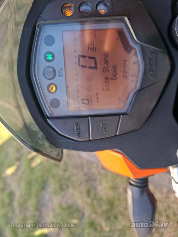 Черный КТМ Duke 125 2015 в Пярну, объемом двигателя 0.13 л и пробегом 38 тыс. км за 2100 €, фото 10 на AUTOMOTO.COM.LV