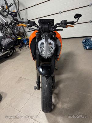 Black KTM Duke 125 2017 in Tallinn, with an engine capacity of 0.13 L and mileage of 34 thousand km for 2900 €, photo 2 on AUTOMOTO.COM.LV
