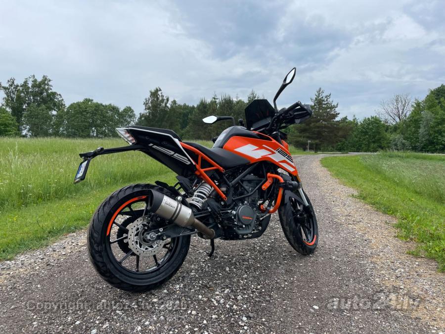 Черный КТМ Duke 125 2018 в Тарту, объемом двигателя 0.13 л и пробегом 24 тыс. км за 3195 €, фото 3 на AUTOMOTO.COM.LV