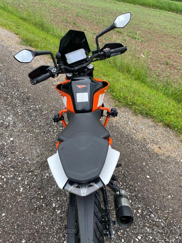 Черный КТМ Duke 125 2018 в Тарту, объемом двигателя 0.13 л и пробегом 24 тыс. км за 3195 €, фото 5 на AUTOMOTO.COM.LV