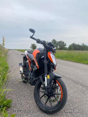 Черный КТМ Duke 125 2018 в Таллин, объемом двигателя 0.13 л и пробегом 29 тыс. км за 2300 €, фото 3 на AUTOMOTO.COM.LV