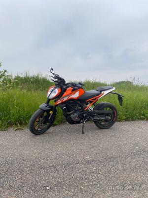 Черный КТМ Duke 125 2018 в Таллин, объемом двигателя 0.13 л и пробегом 29 тыс. км за 2300 €, фото 5 на AUTOMOTO.COM.LV
