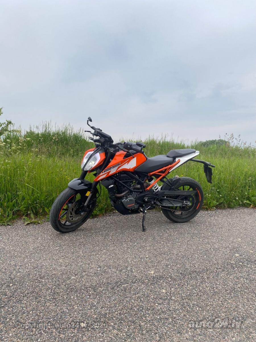 Черный КТМ Duke 125 2018 в Таллин, объемом двигателя 0.13 л и пробегом 29 тыс. км за 2300 €, фото 5 на AUTOMOTO.COM.LV