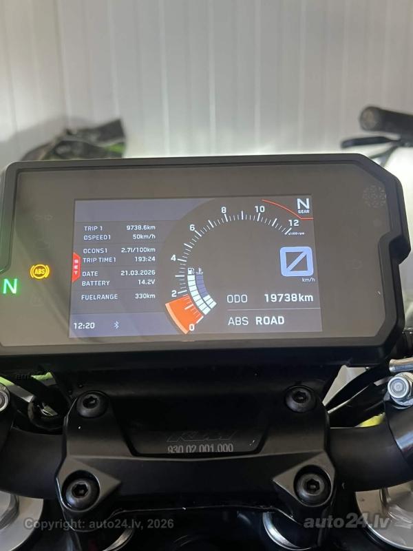 Черный КТМ Duke 125 2023 в Пярну, объемом двигателя 0.13 л и пробегом 20 тыс. км за 3550 €, фото 5 на AUTOMOTO.COM.LV
