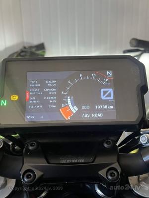 Черный КТМ Duke 125 2023 в Пярну, объемом двигателя 0.13 л и пробегом 20 тыс. км за 3550 €, фото 6 на AUTOMOTO.COM.LV