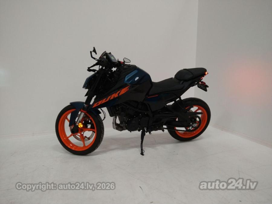 Zils KTM Duke 125 2024 Tartu, ar dzinēja tilpumu 0.13 L un nobraukumu 454 tūkst. km par 4000 €, foto 2 vietnē AUTOMOTO.COM.LV