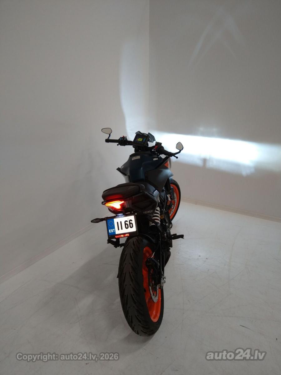 Zils KTM Duke 125 2024 Tartu, ar dzinēja tilpumu 0.13 L un nobraukumu 454 tūkst. km par 4000 €, foto 4 vietnē AUTOMOTO.COM.LV
