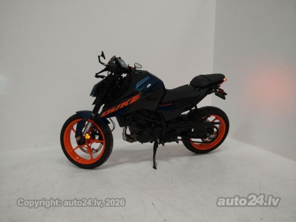Zils KTM Duke 125 2024 Tartu, ar dzinēja tilpumu 0.13 L un nobraukumu 454 tūkst. km par 4000 €, foto 2 vietnē AUTOMOTO.COM.LV