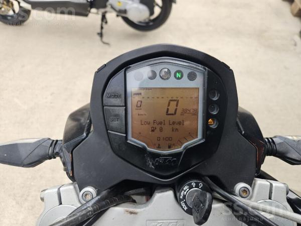 KTM Duke 125 2011 CÄsis vietnÄ KTM Duke 125 2011 CÄsis, ar dzinÄja tilpumu 0.13 L un nobraukumu 0 tÅ«kst. km par 1900 ā¬, foto 5 vietnÄ AUTOMOTO.COM.LV