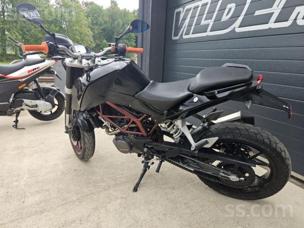 KTM Duke 125 2011 CÄsis vietnÄ KTM Duke 125 2011 CÄsis, ar dzinÄja tilpumu 0.13 L un nobraukumu 0 tÅ«kst. km par 1900 ā¬, foto 6 vietnÄ AUTOMOTO.COM.LV