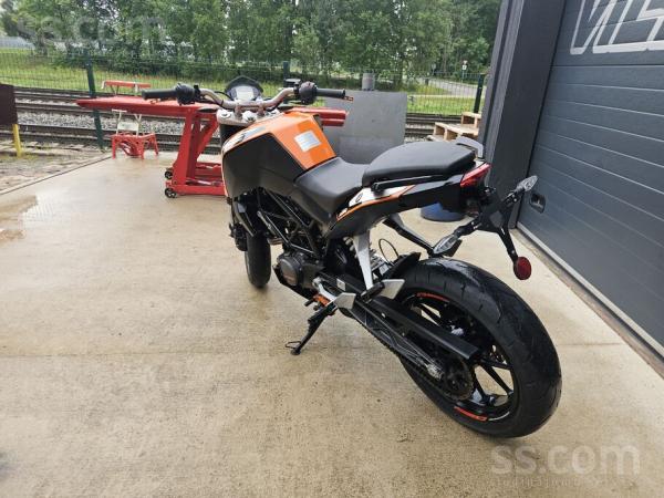 KTM Duke 125 2012 Cēsis, ar dzinēja tilpumu 0.13 L un nobraukumu 0 tūkst. km par 2200 €, foto 4 vietnē AUTOMOTO.COM.LV