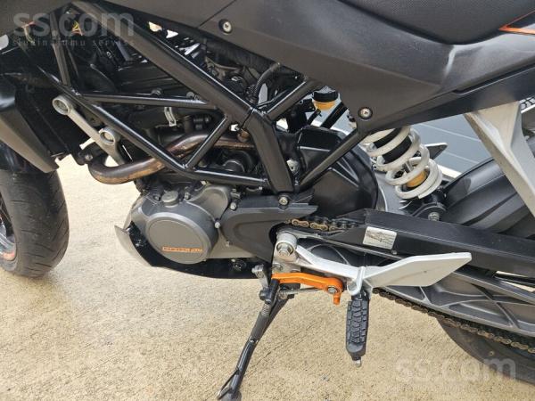 KTM Duke 125 2012 Cēsis, ar dzinēja tilpumu 0.13 L un nobraukumu 0 tūkst. km par 2200 €, foto 5 vietnē AUTOMOTO.COM.LV