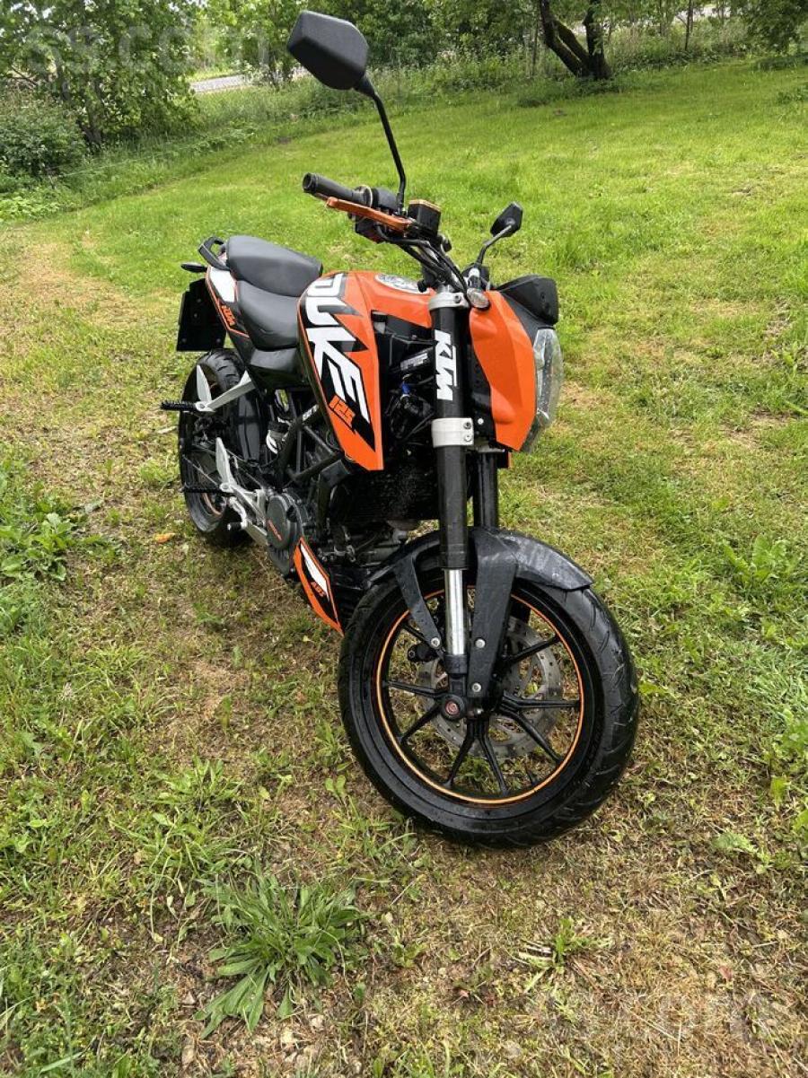 KTM Duke 125 2013 in Ogre, with an engine capacity of 0.13 L and mileage of 0 thousand km for 1750 €, photo 3 on AUTOMOTO.COM.LV