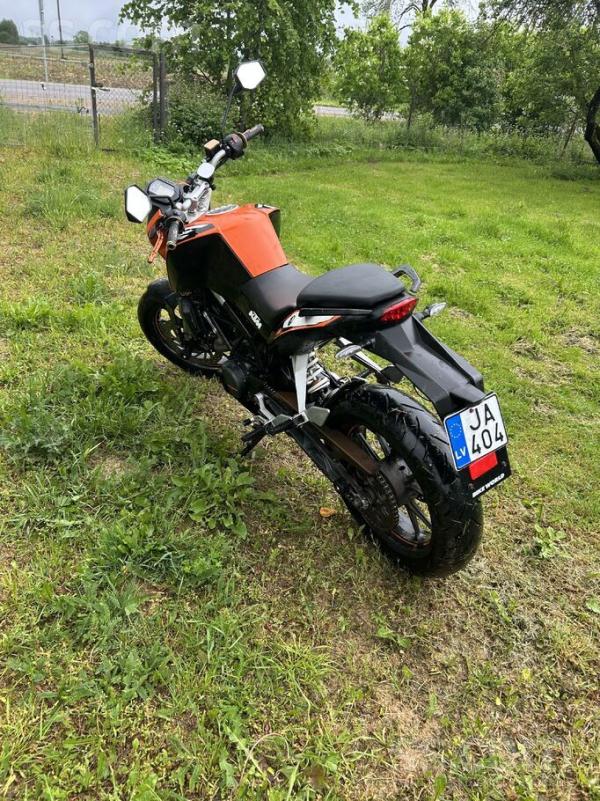 KTM Duke 125 2013 in Ogre, with an engine capacity of 0.13 L and mileage of 0 thousand km for 1750 €, photo 3 on AUTOMOTO.COM.LV