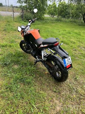 KTM Duke 125 2013 in Ogre, with an engine capacity of 0.13 L and mileage of 0 thousand km for 1750 €, photo 4 on AUTOMOTO.COM.LV
