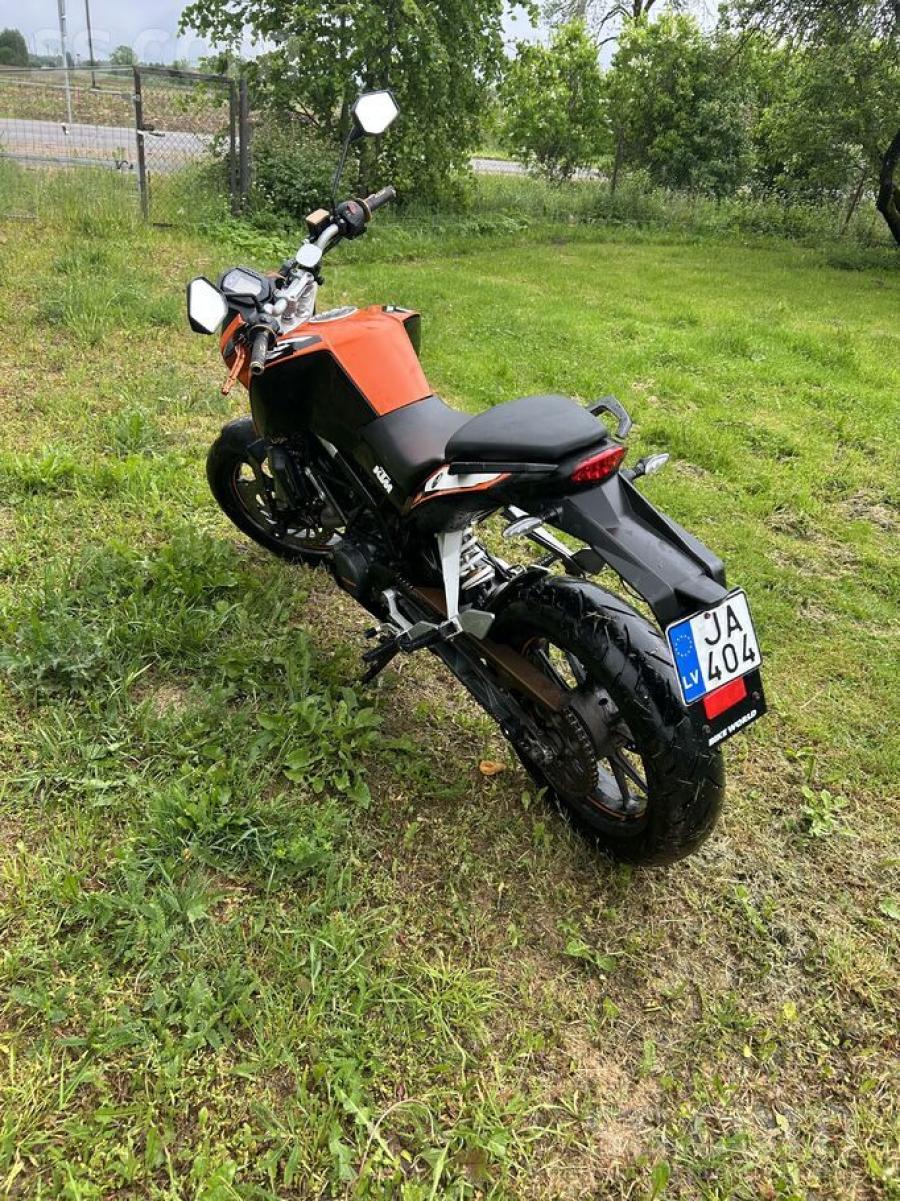 KTM Duke 125 2013 in Ogre, with an engine capacity of 0.13 L and mileage of 0 thousand km for 1750 €, photo 4 on AUTOMOTO.COM.LV