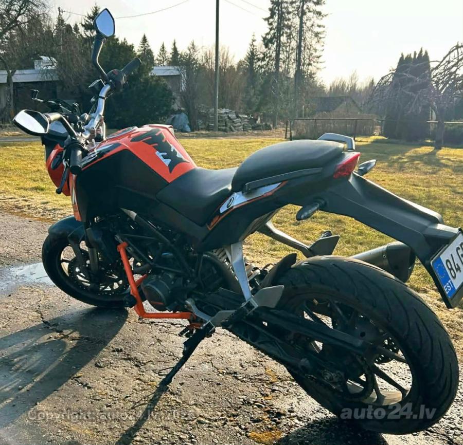 KTM Duke 125 2016 in Tallinn, with an engine capacity of 0.13 L and mileage of 29 thousand km for 2400 €, photo 4 on AUTOMOTO.COM.LV