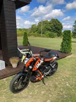KTM Duke 125 2016 in Kuressaare, with an engine capacity of 0.13 L and mileage of 30 thousand km for 2300 €, photo  on AUTOMOTO.COM.LV