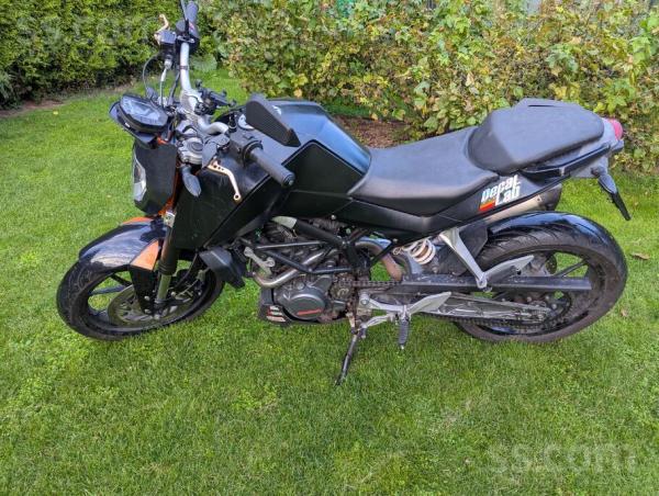 КТМ Duke 125 2016 в Рига на AUTOMOTO.COM.LV КТМ Duke 125 2016 в Рига, объемом двигателя 0.13 л и пробегом 0 тыс. км за 1750 €, фото 1 на AUTOMOTO.COM.LV